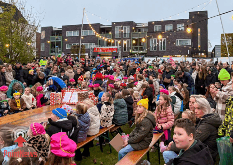 Sinterklaas groots ontvangen in Vroomshoop ondanks minder weer - PointNews